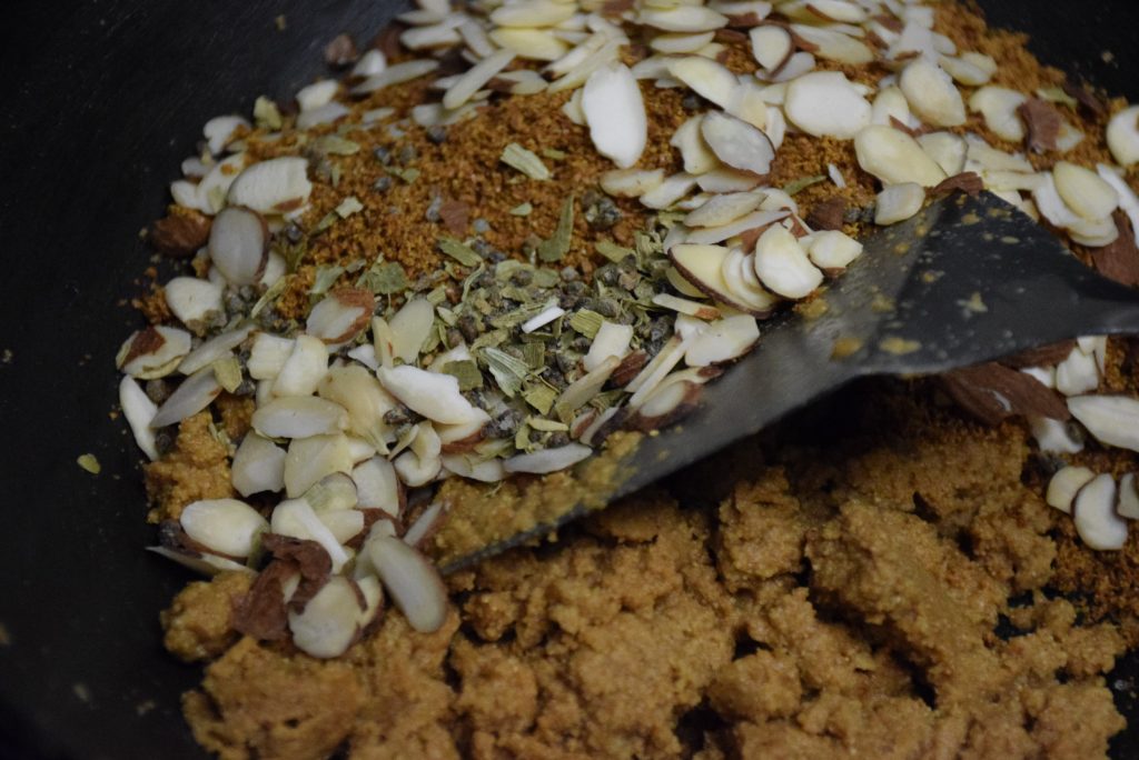 Alsi ke laddoo – CARENSHARE