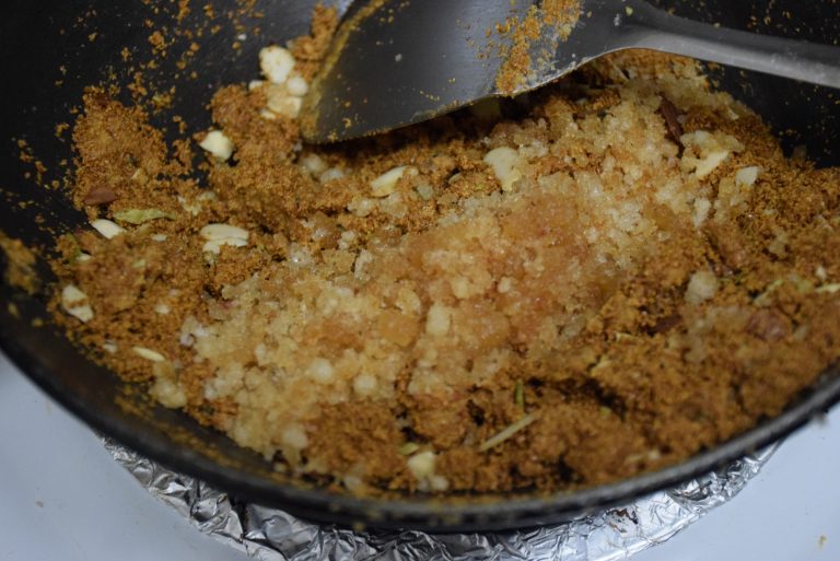 Alsi ke laddoo – CARENSHARE